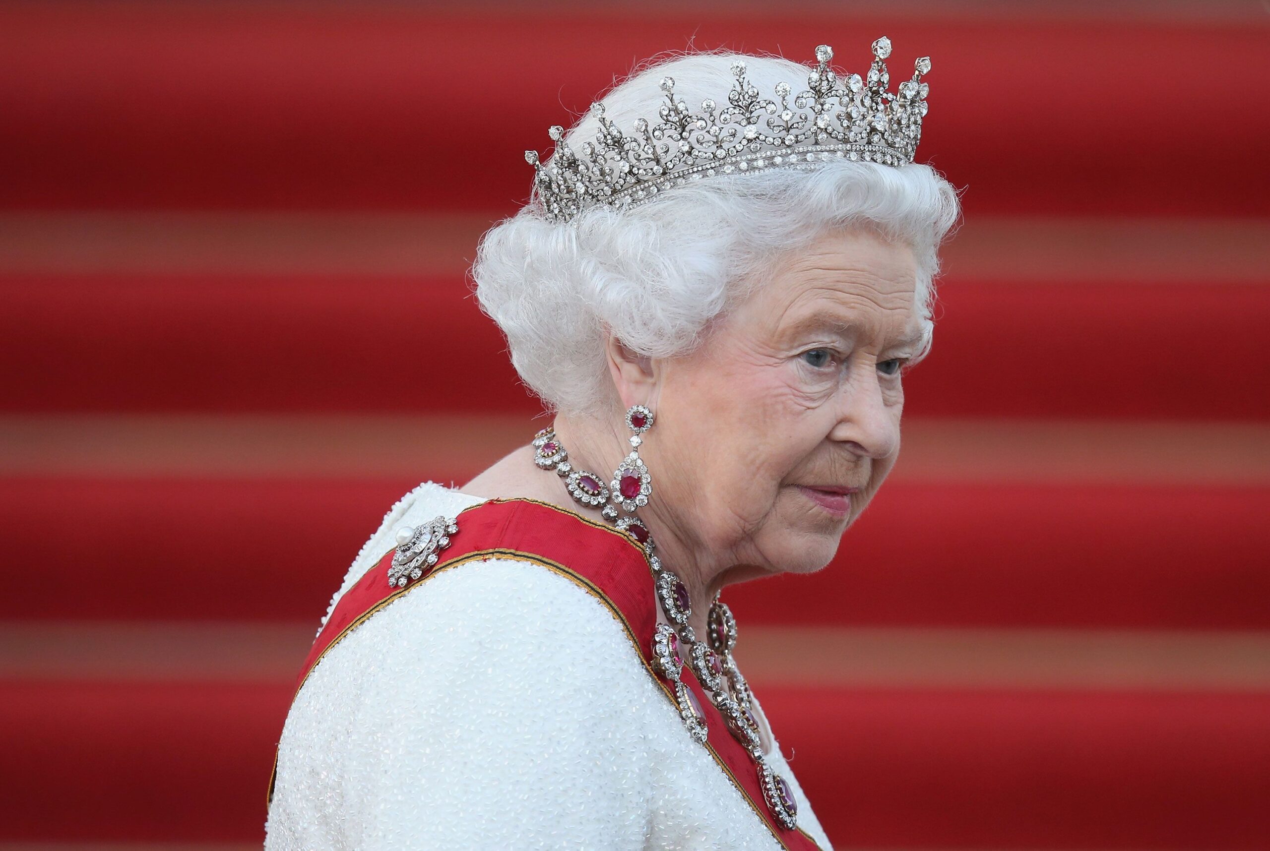 Queen’s Commonwealth Essay Competition 2026 – Fully Funded - Glorno